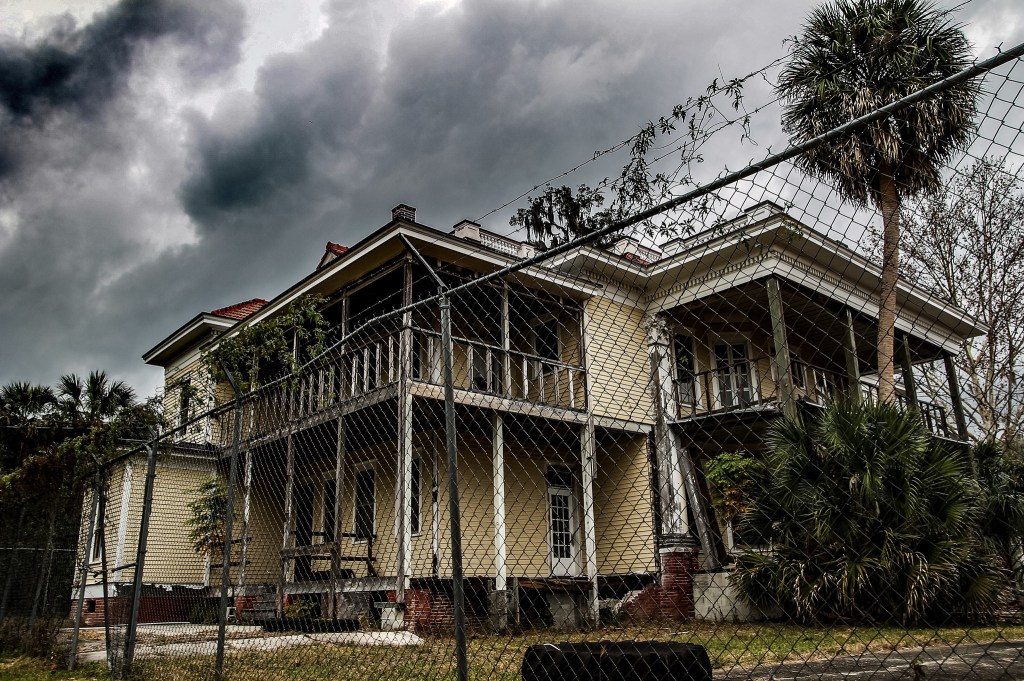 John Dutton House – Abandoned Southeast