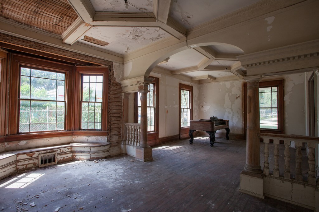 John Dutton House – Abandoned Southeast