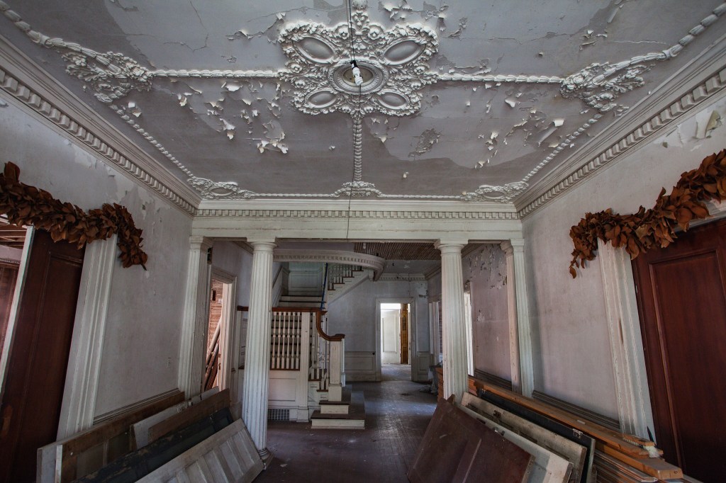 John Dutton House – Abandoned Southeast