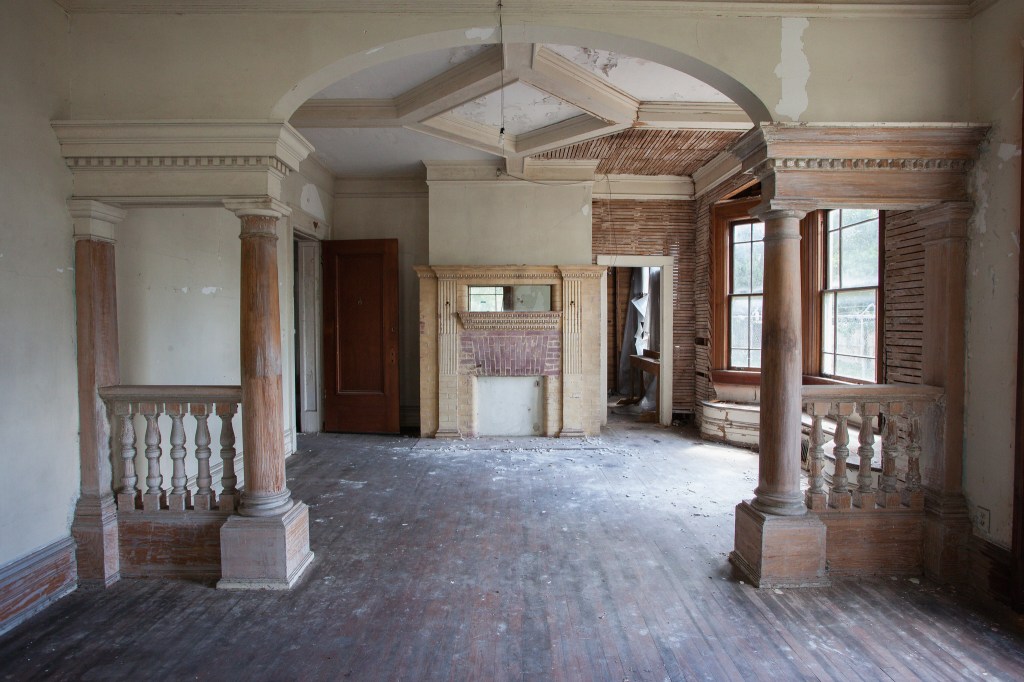 John Dutton House – Abandoned Southeast