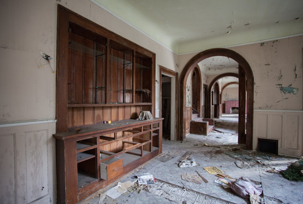 Outlaw House – Abandoned Southeast