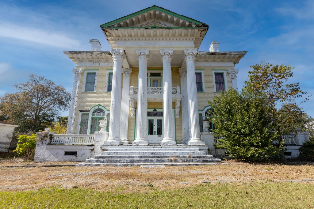 Rainer-Lewis House – Abandoned Southeast
