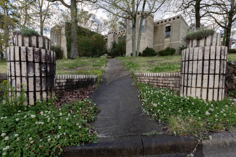 Roebuck Castle – Abandoned Southeast
