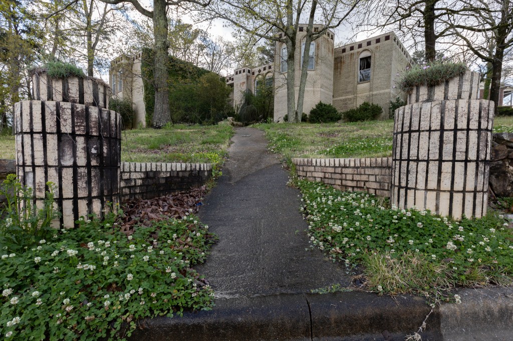 Roebuck Castle – Abandoned Southeast