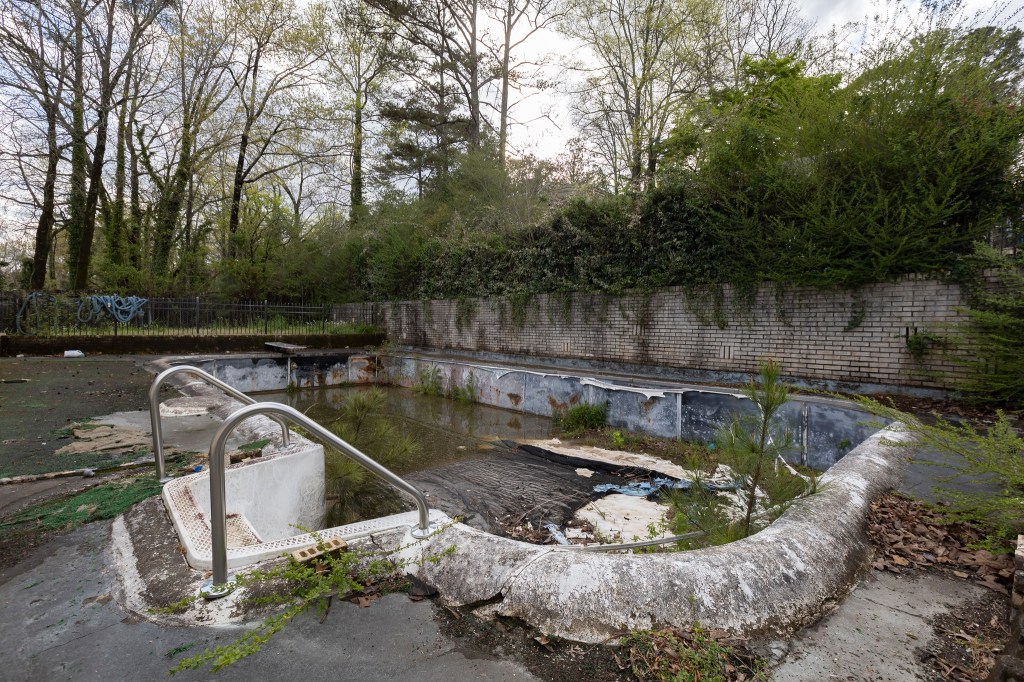 Roebuck Castle – Abandoned Southeast
