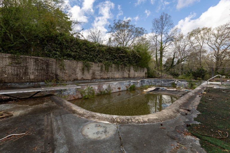Roebuck Castle – Abandoned Southeast