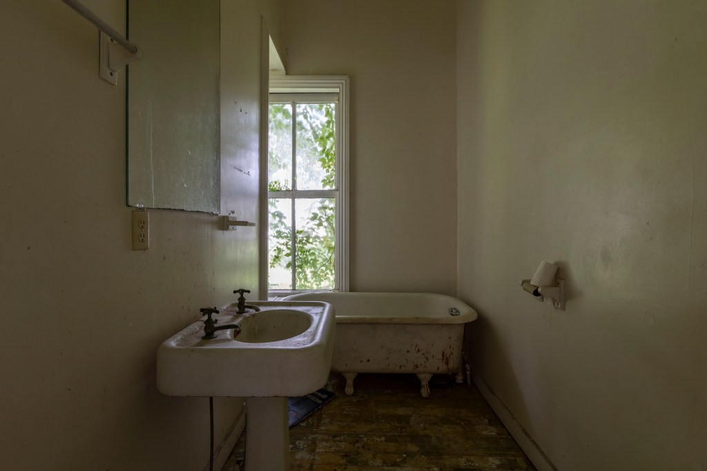 Captain John L. Day House – Abandoned Southeast