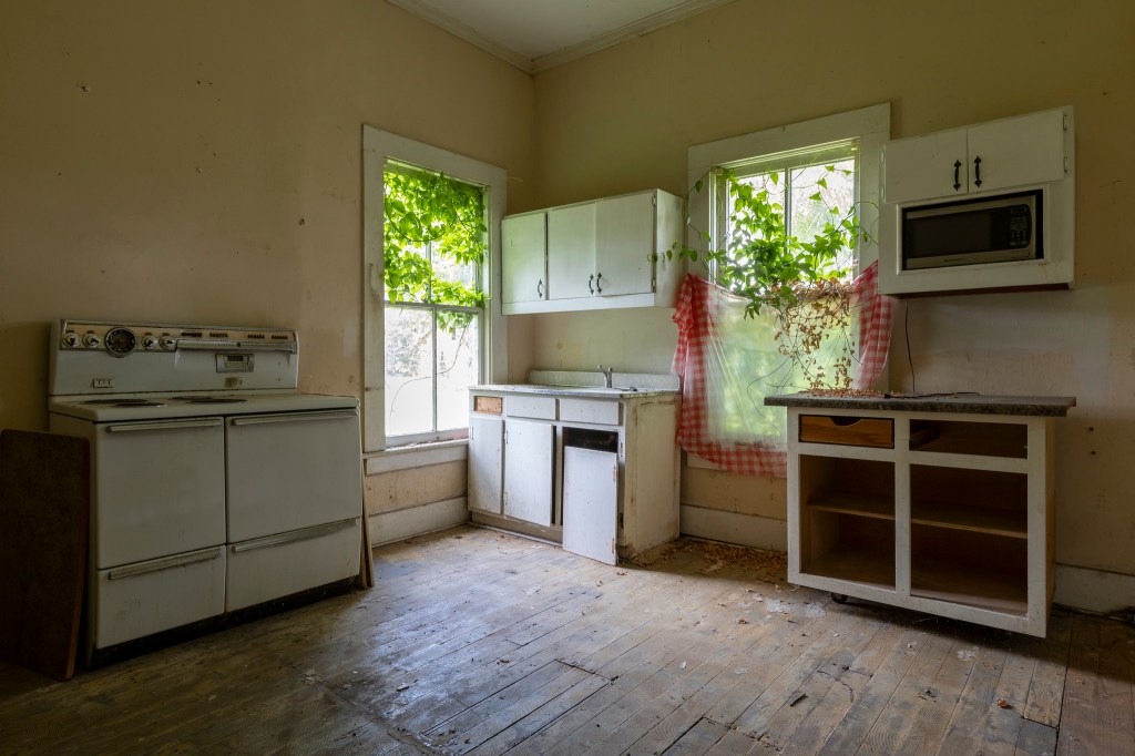 Captain John L. Day House – Abandoned Southeast